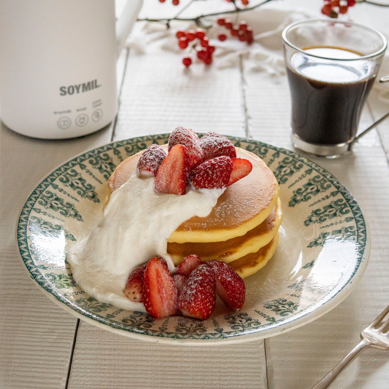 できたて豆乳で新鮮♪いちご豆乳ホットケーキ – SOYMIL Inc