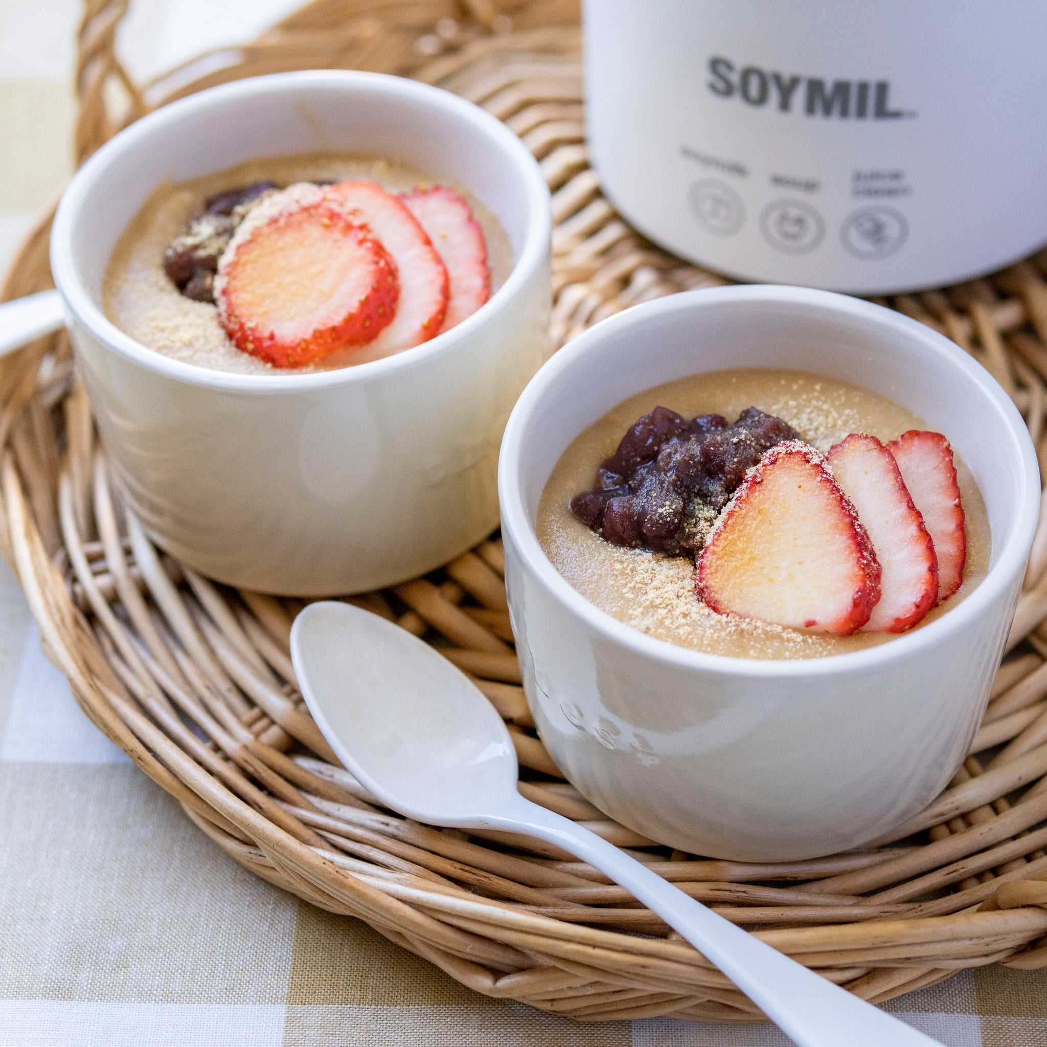 おもちと豆乳で作れる新食感♪黒糖豆乳もち- SOYMIL